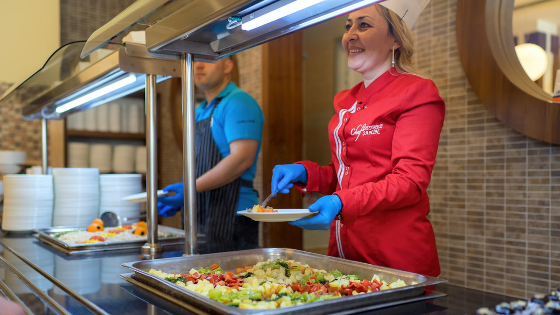 10 Annoying Things You Should Stop Doing At Buffets & 10 Etiquette To ...