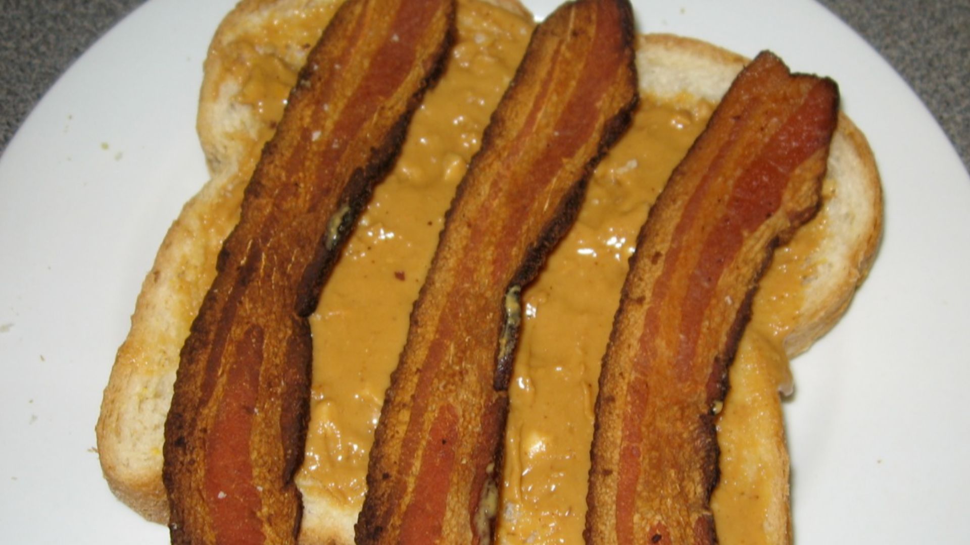 20 Gross Food Combinations That Actually Taste Good - TheSpicyChefs