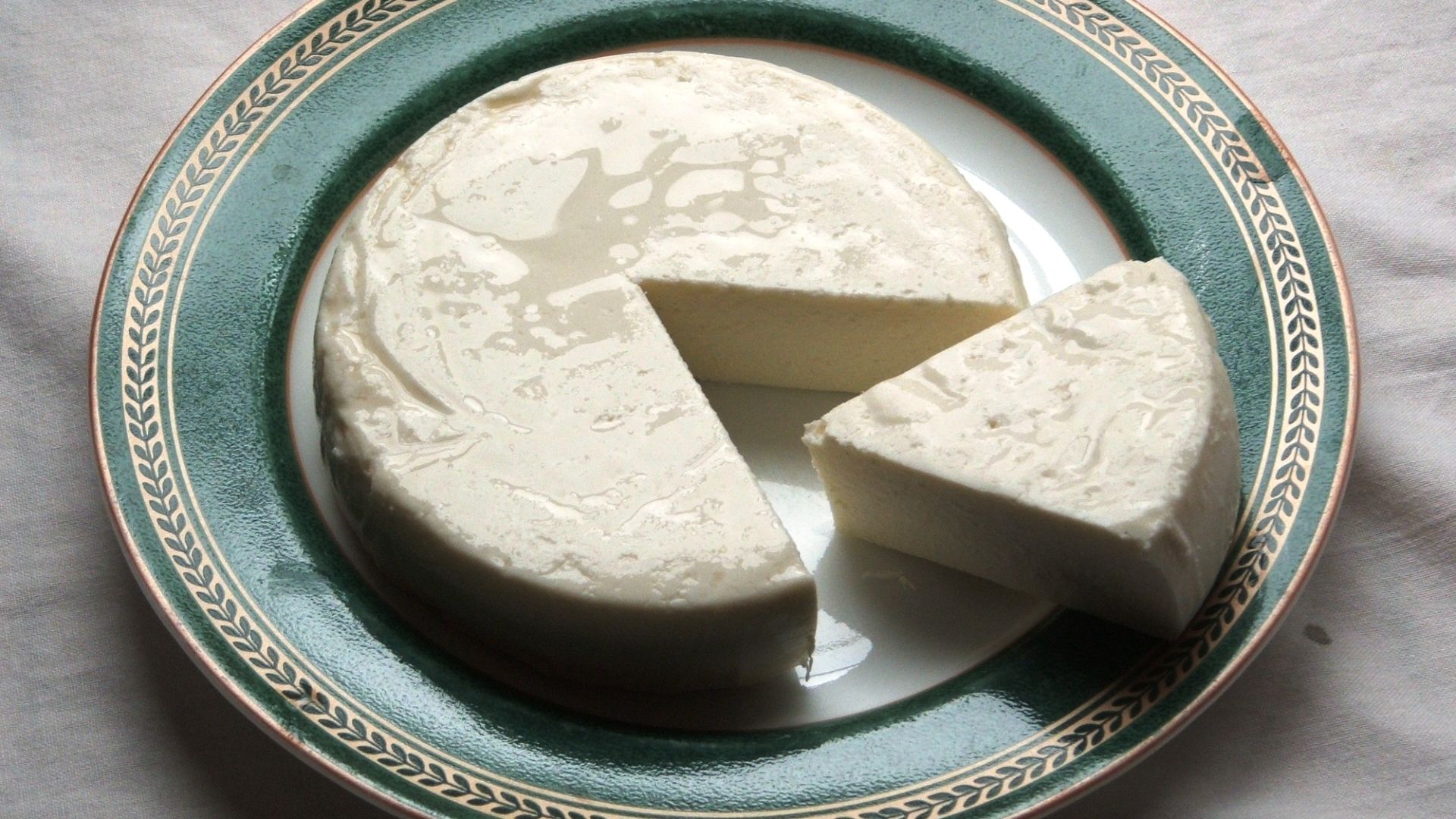 Beat Lactose Intolerance: 10 Cheeses With The Lowest Lactose & 10 With ...