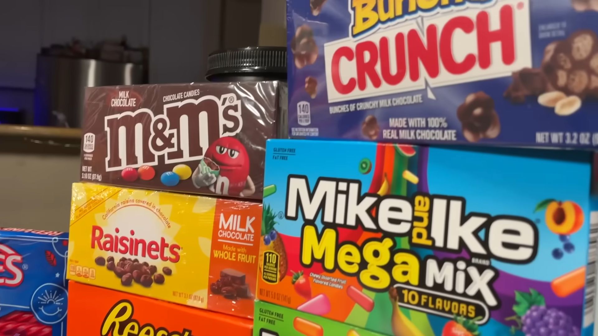 10 Movie Theater Snacks We All Love & 10 That Are A Complete Rip-Off ...