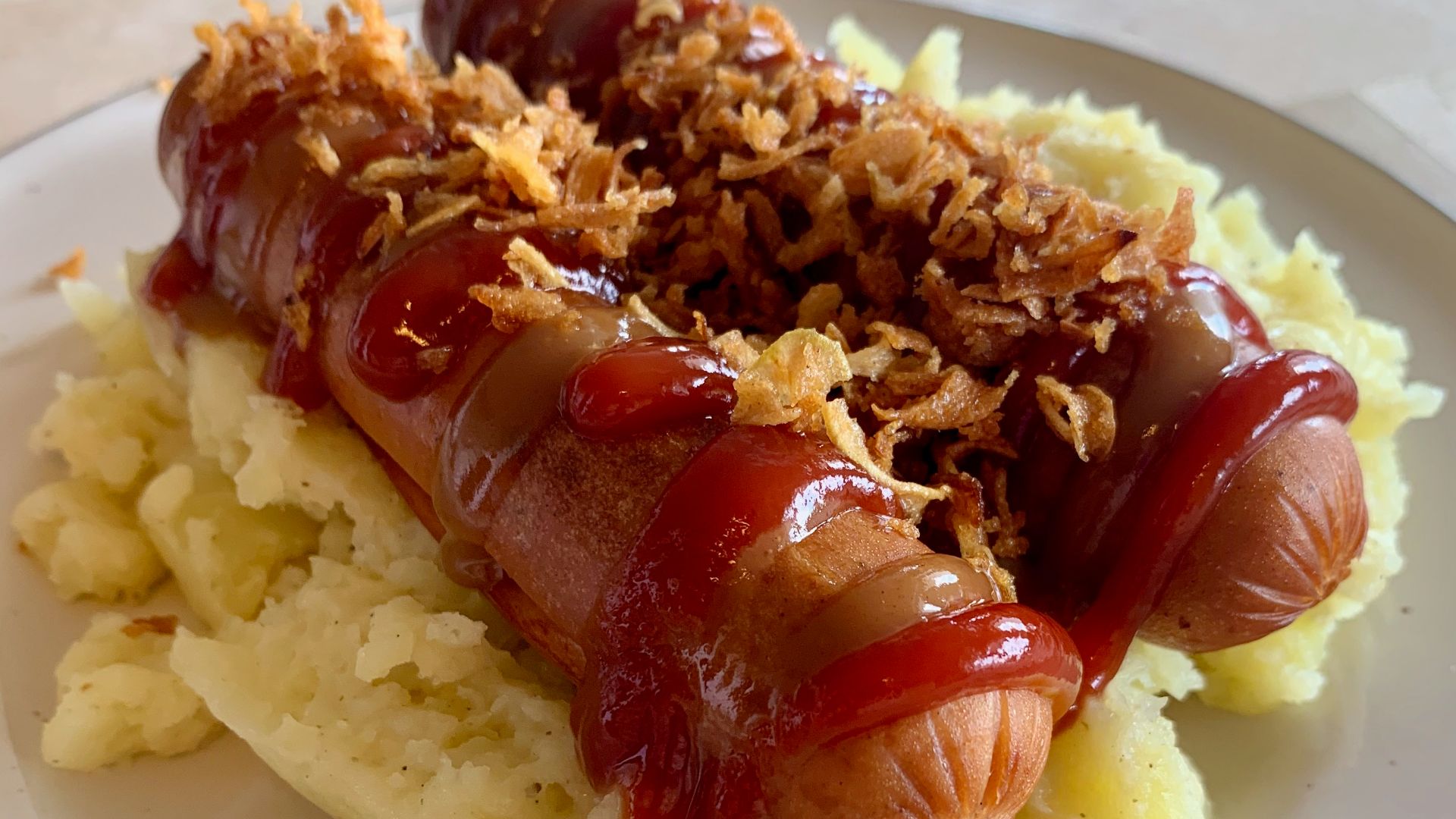 20 Ways Hot Dogs Are Enjoyed Around The World - TheSpicyChefs