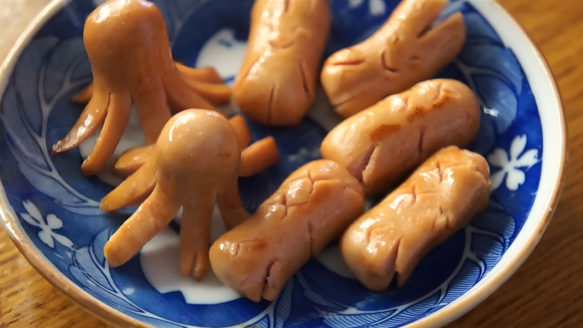 20 Ways Hot Dogs Are Enjoyed Around The World - TheSpicyChefs