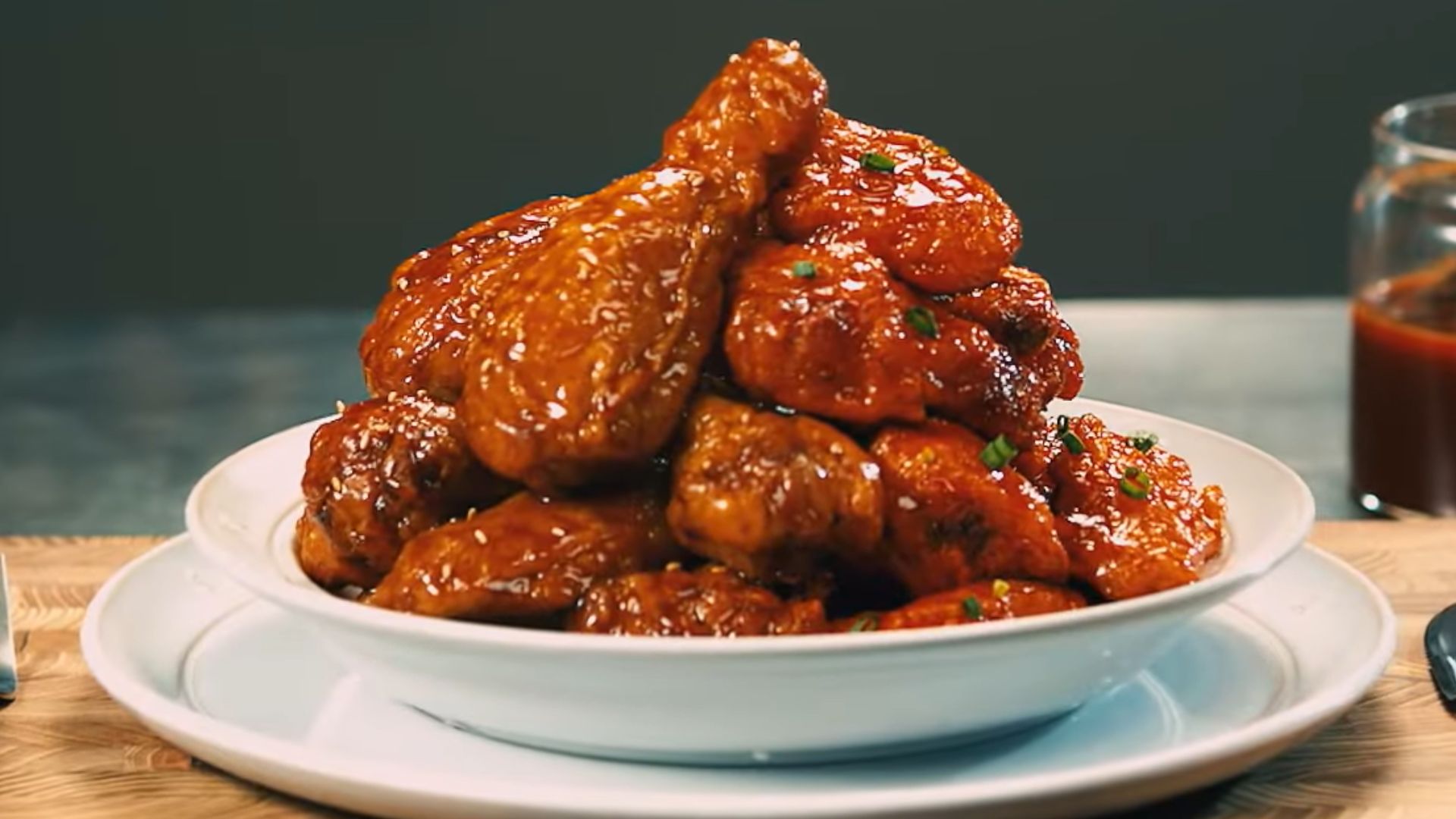 The 10 Worst Chicken Wing Chains Across America & 10 That Make Our ...