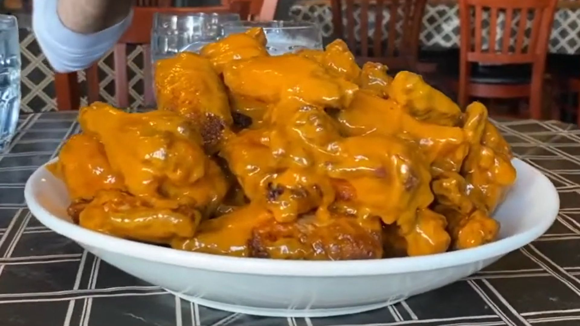 The 10 Worst Chicken Wing Chains Across America & 10 That Make Our ...