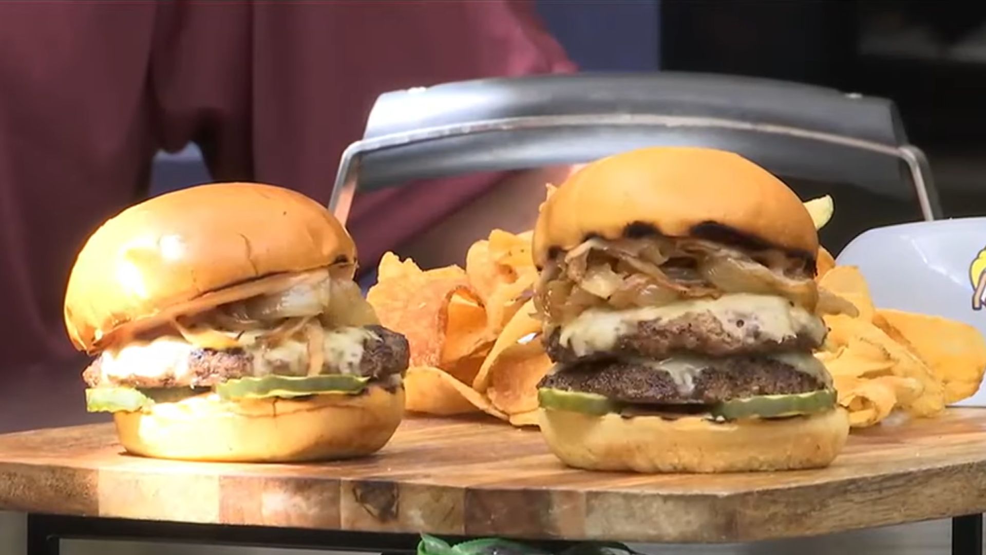 Peanuts And Cracker Jacks: The 20 Best Signature Ballpark Dishes To Try ...