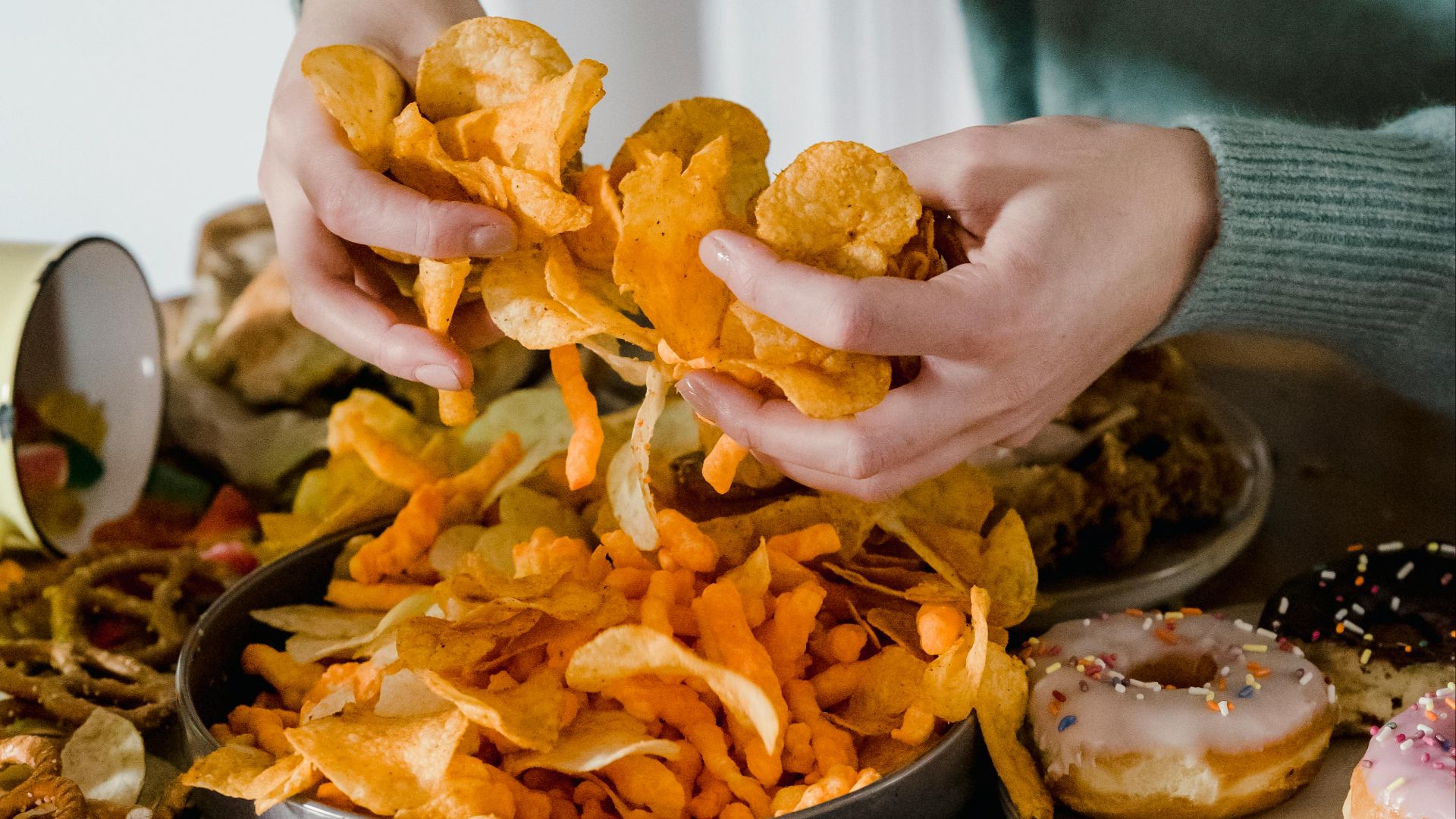 ASMR Eats: The 20 Crispiest & Crunchiest Foods For A Satisfying Bite ...