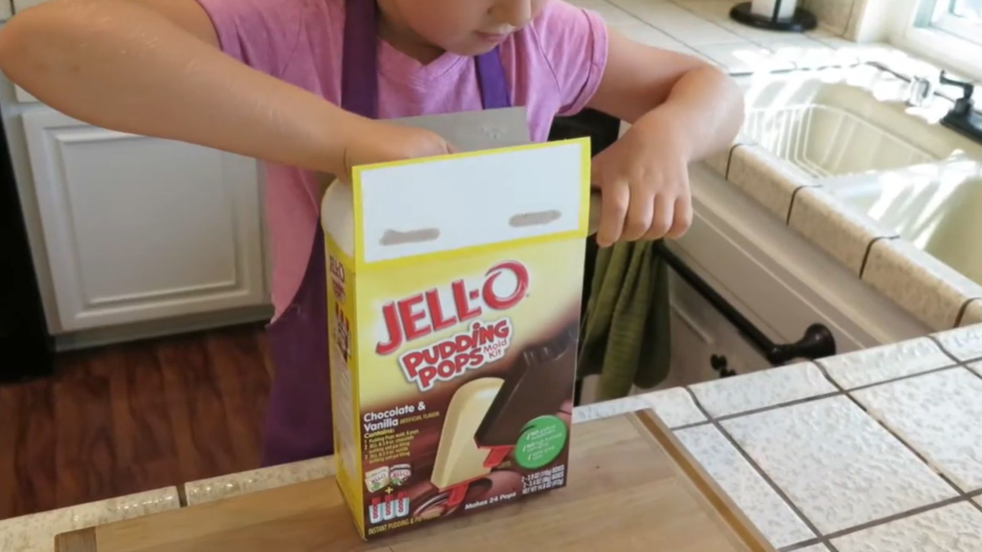 20 Discontinued Snacks From The 2000s That We Still Think About ...