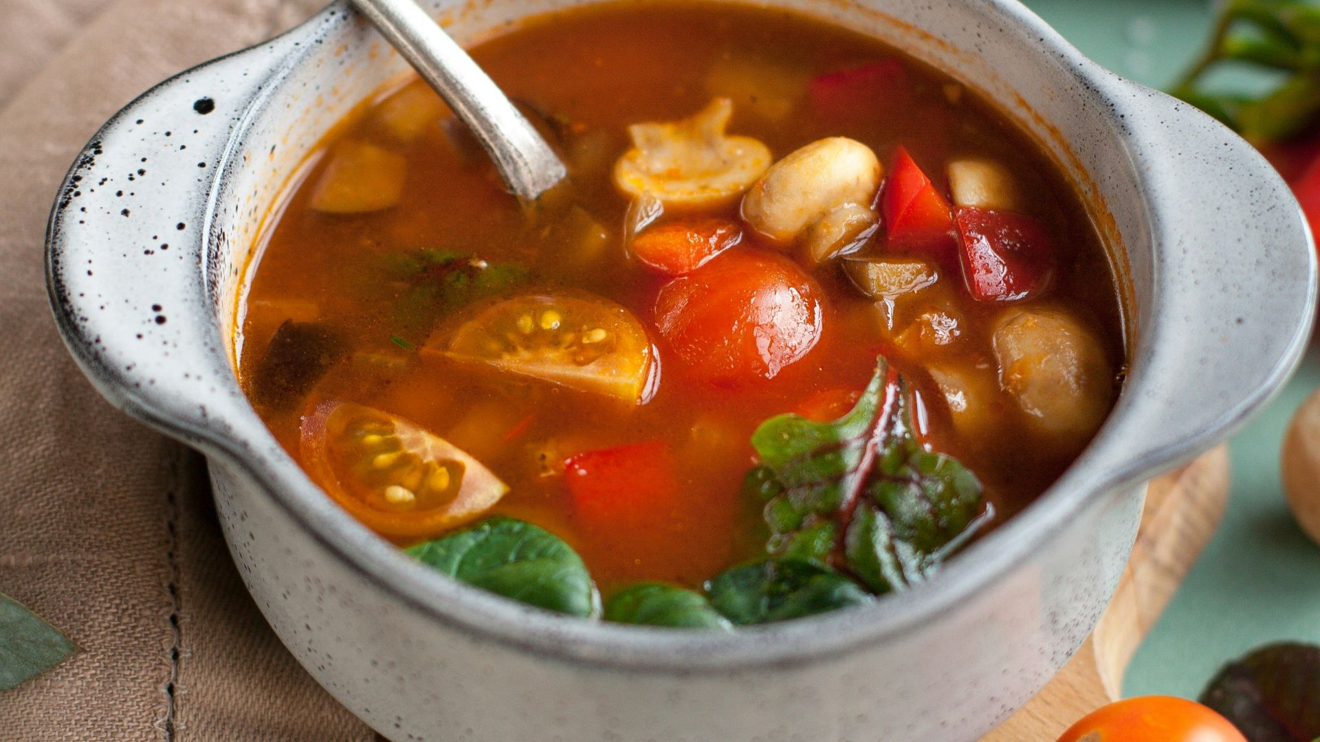 10 Dishes To Always Avoid At Buffets & 10 You Can Safely Eat - TheSpicyChefs