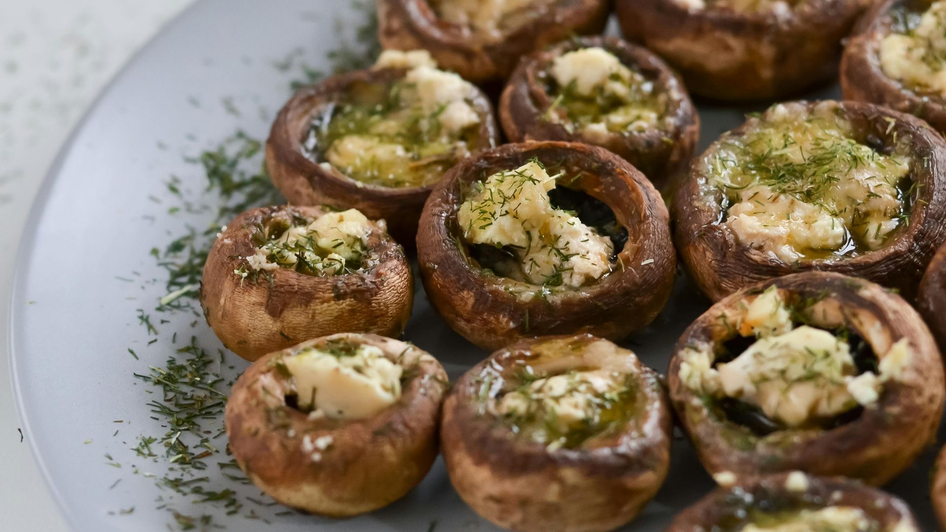 Happy Hour: The 20 Best Foods For Social Snacking - TheSpicyChefs