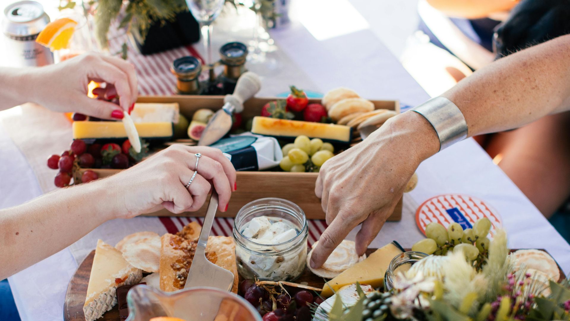 Happy Hour: The 20 Best Foods For Social Snacking - TheSpicyChefs